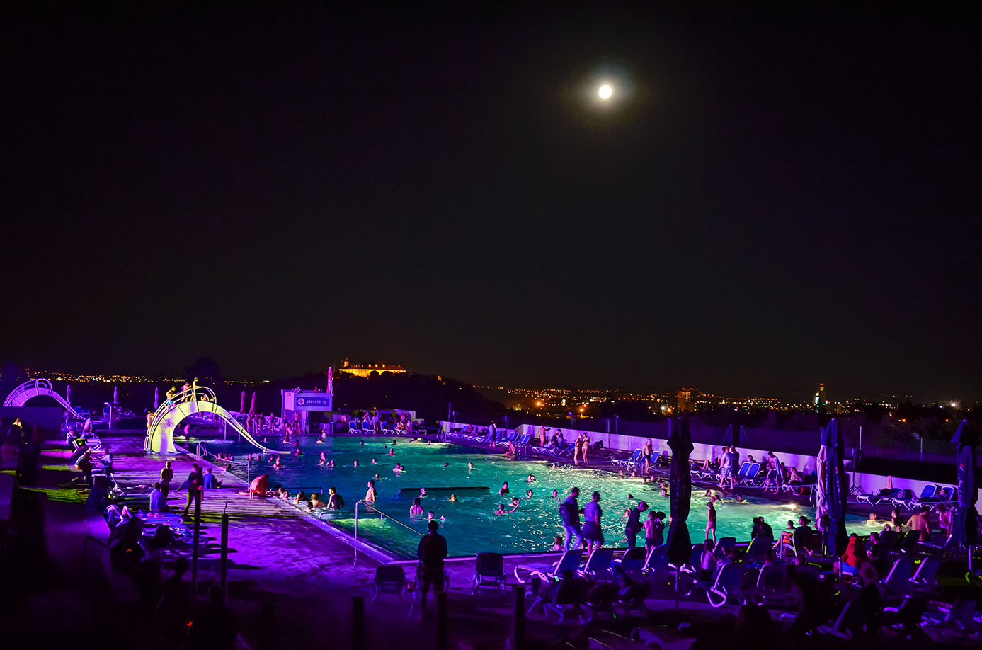 Měsíční noc na Kraví hoře | Sportovní a rekreační areál Kraví hora